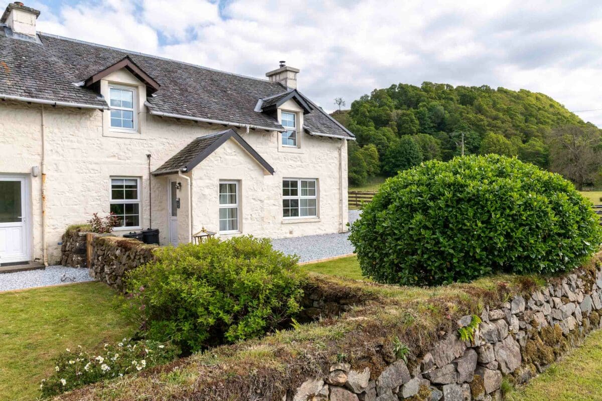 Holiday Cottages in Oban, Scotland | Pool & Pet Friendly
